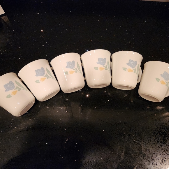 Corelle | Dining | Vintage Corning Corelle Friendship Mugs Set Of 7 ...